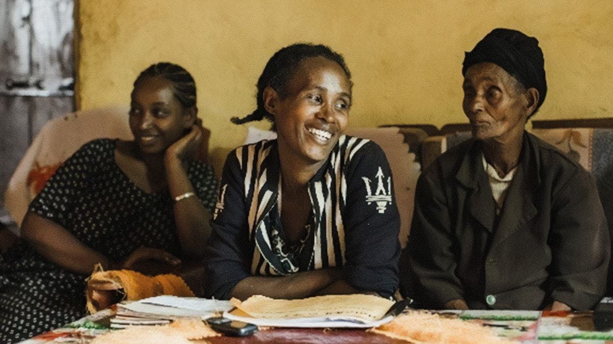 Prayer Diary: integral response - Tearfund