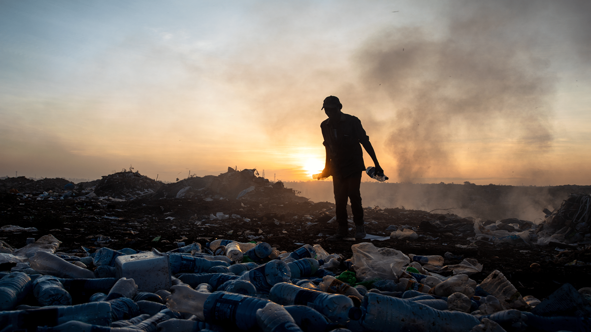 Securing the rights of workers in the informal waste sector - Tearfund