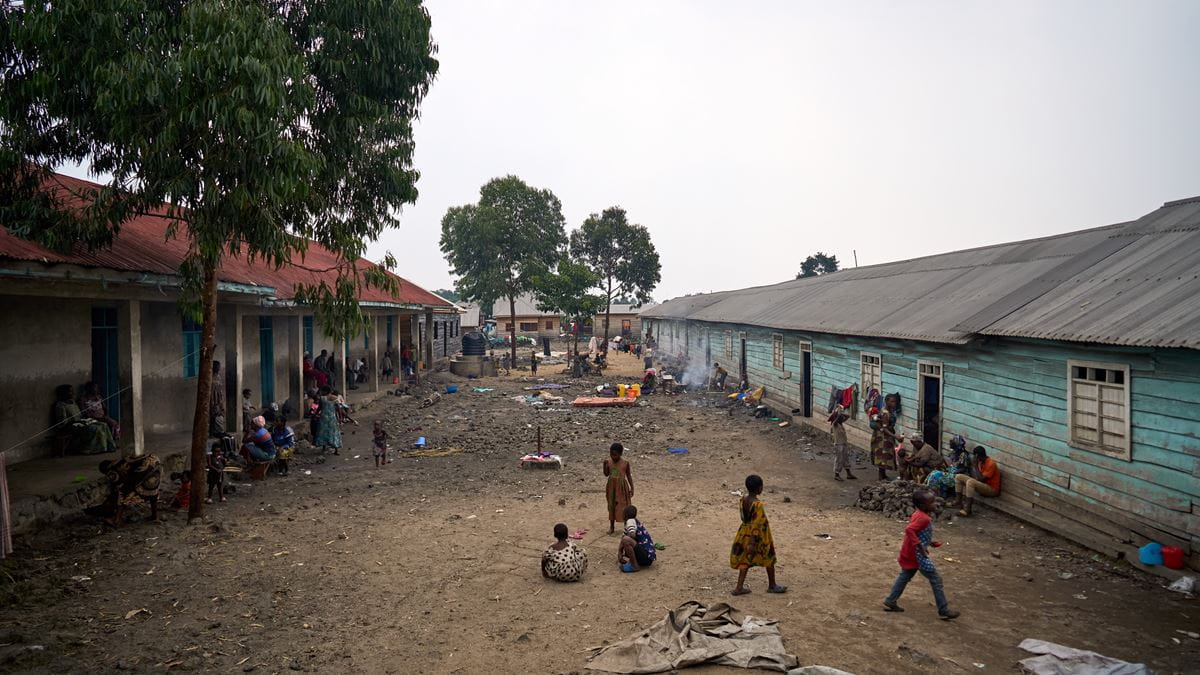 This is not a school in the DRC (not right now, anyway) - Tearfund