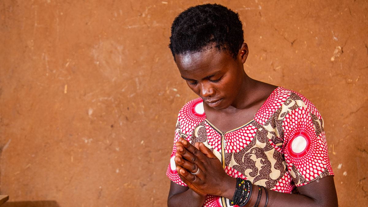 How giving, praying and acting also changes us - Tearfund