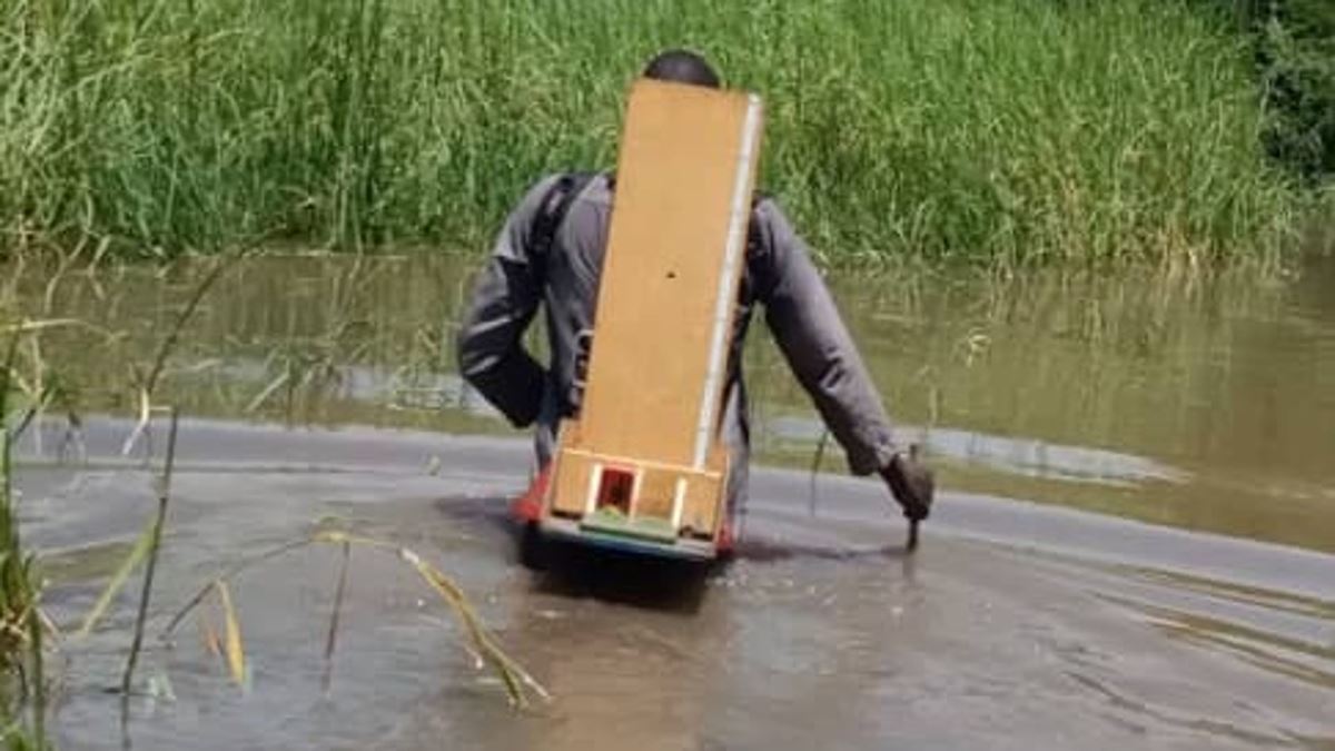 Tearfund takes to radio airwaves to tackle risks of rising flood water - Tearfund